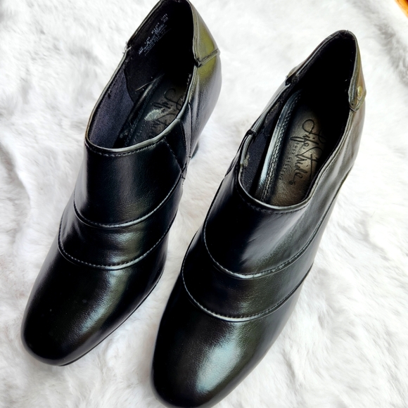 Life Stride | Shoes | Life Strides Black High Heal Shoe Size 6 | Poshmark